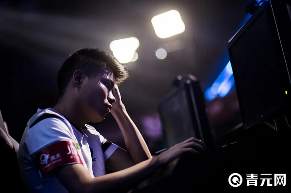 gogoing -lol大哥个人资料、现状、在哪直播，gogoing小苍婚纱照 - 青元名人堂